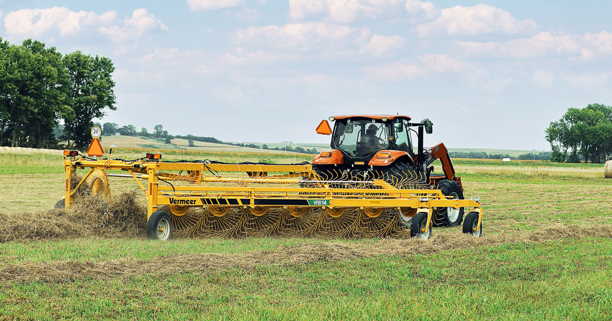 VRB14 High-Capacity Bifold Wheel Rake